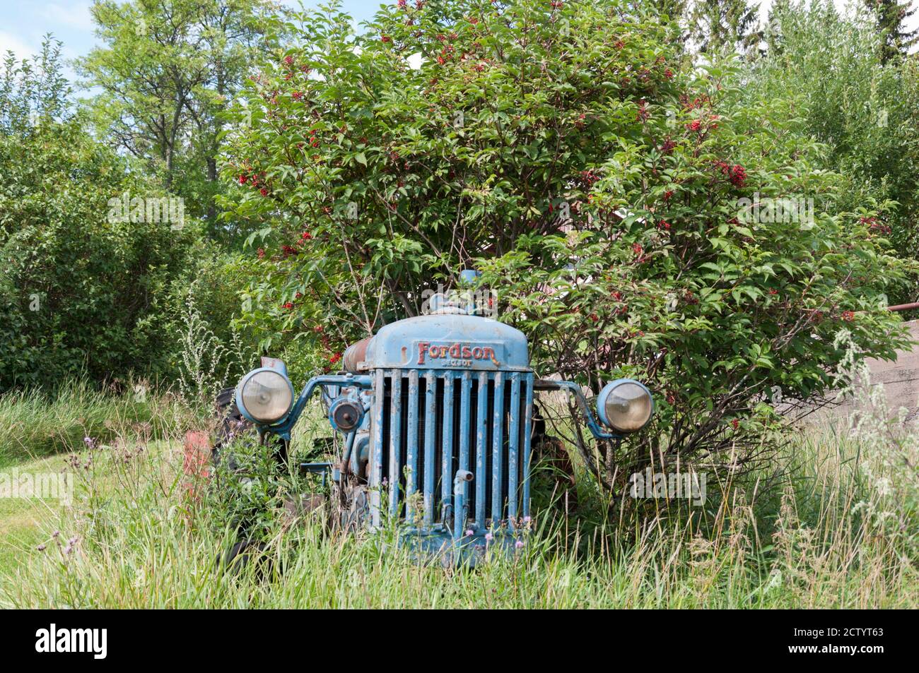 Broken down tractor hi-res stock photography and images - Alamy