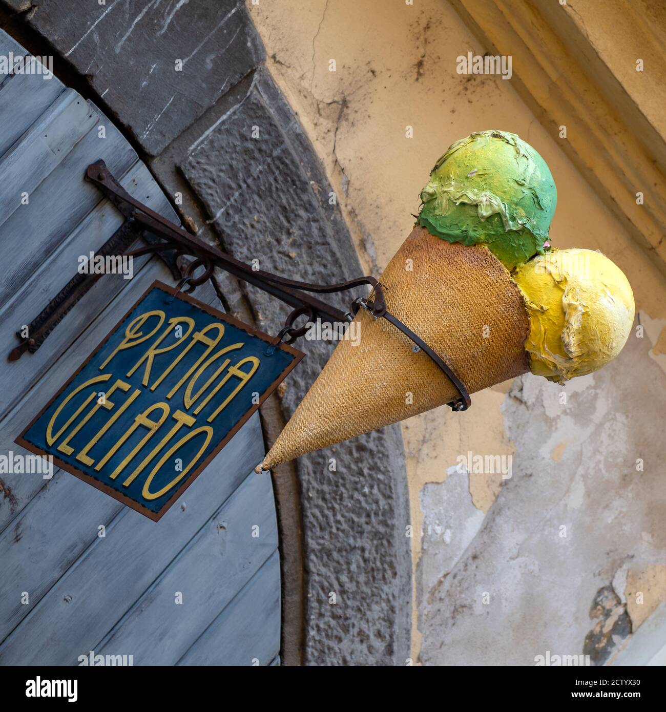 Ice cream gelato shop hi-res stock photography and images - Alamy