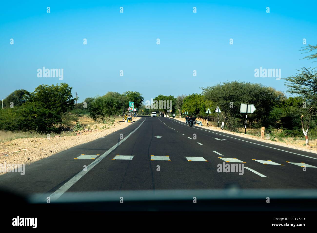Highway, path, road in Desert of Rajasthan, India, Road passing through ...