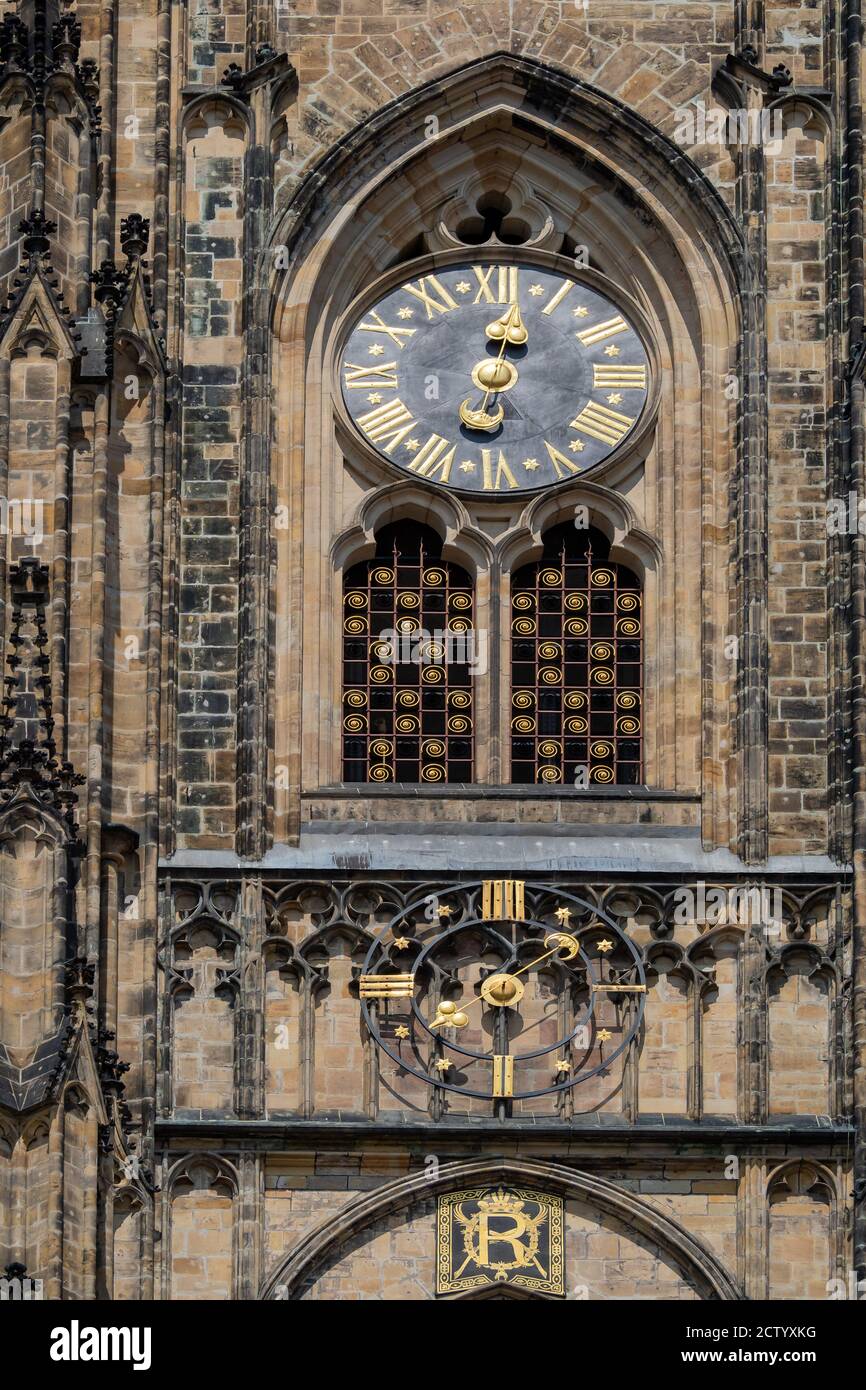 St vitus cathedrals clocks hi-res stock photography and images - Alamy