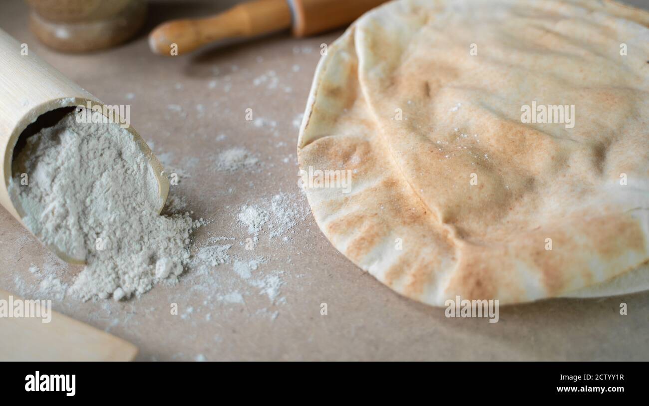 Arabic kuboos hi-res stock photography and images - Alamy