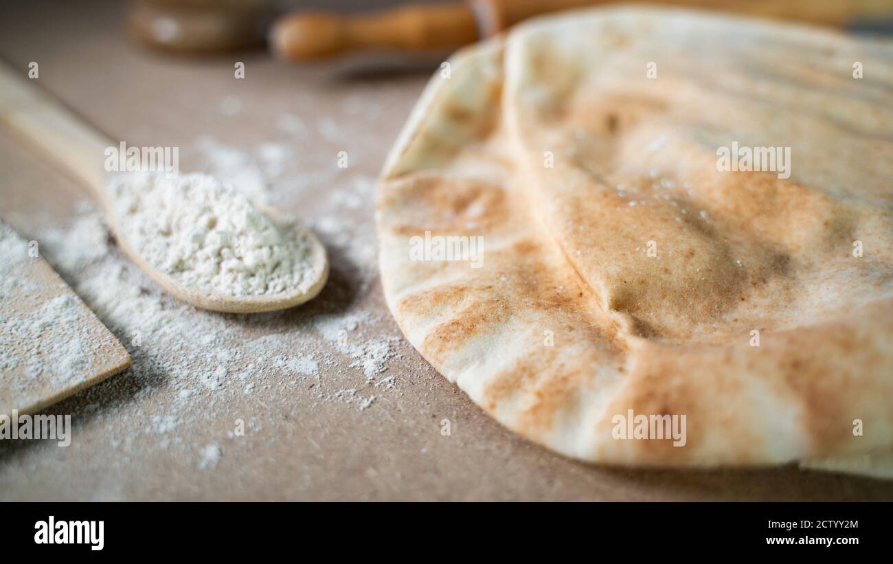 Arabic kuboos hi-res stock photography and images - Alamy