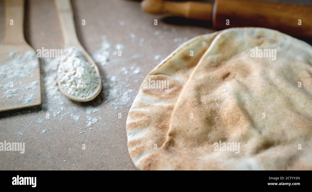 Arabic kuboos hi-res stock photography and images - Alamy