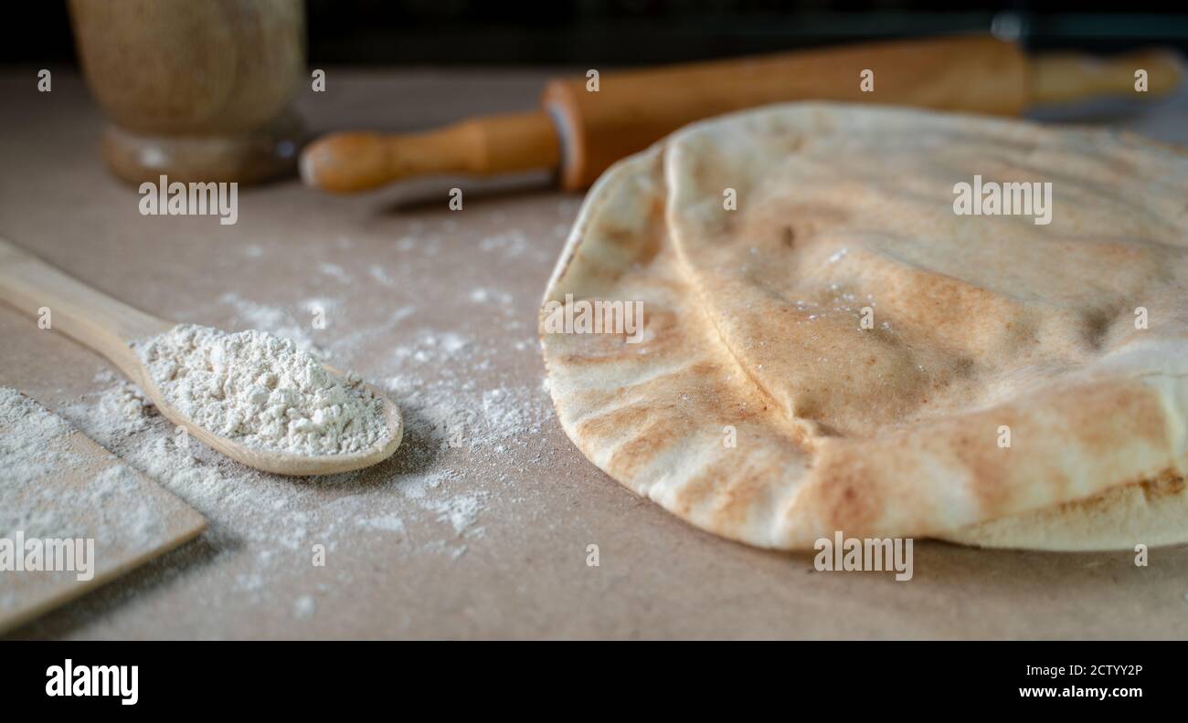 Arabic kuboos hi-res stock photography and images - Alamy