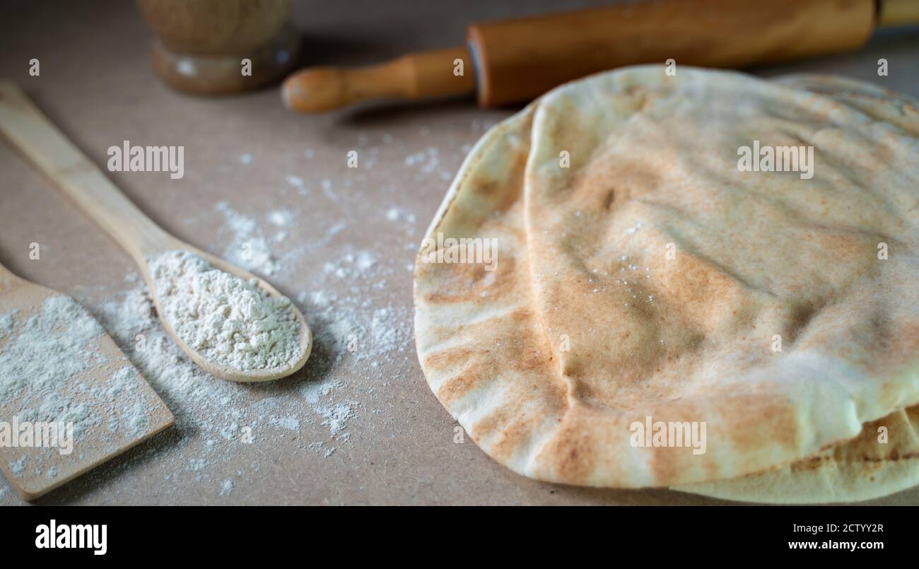 Arabic kuboos hi-res stock photography and images - Alamy