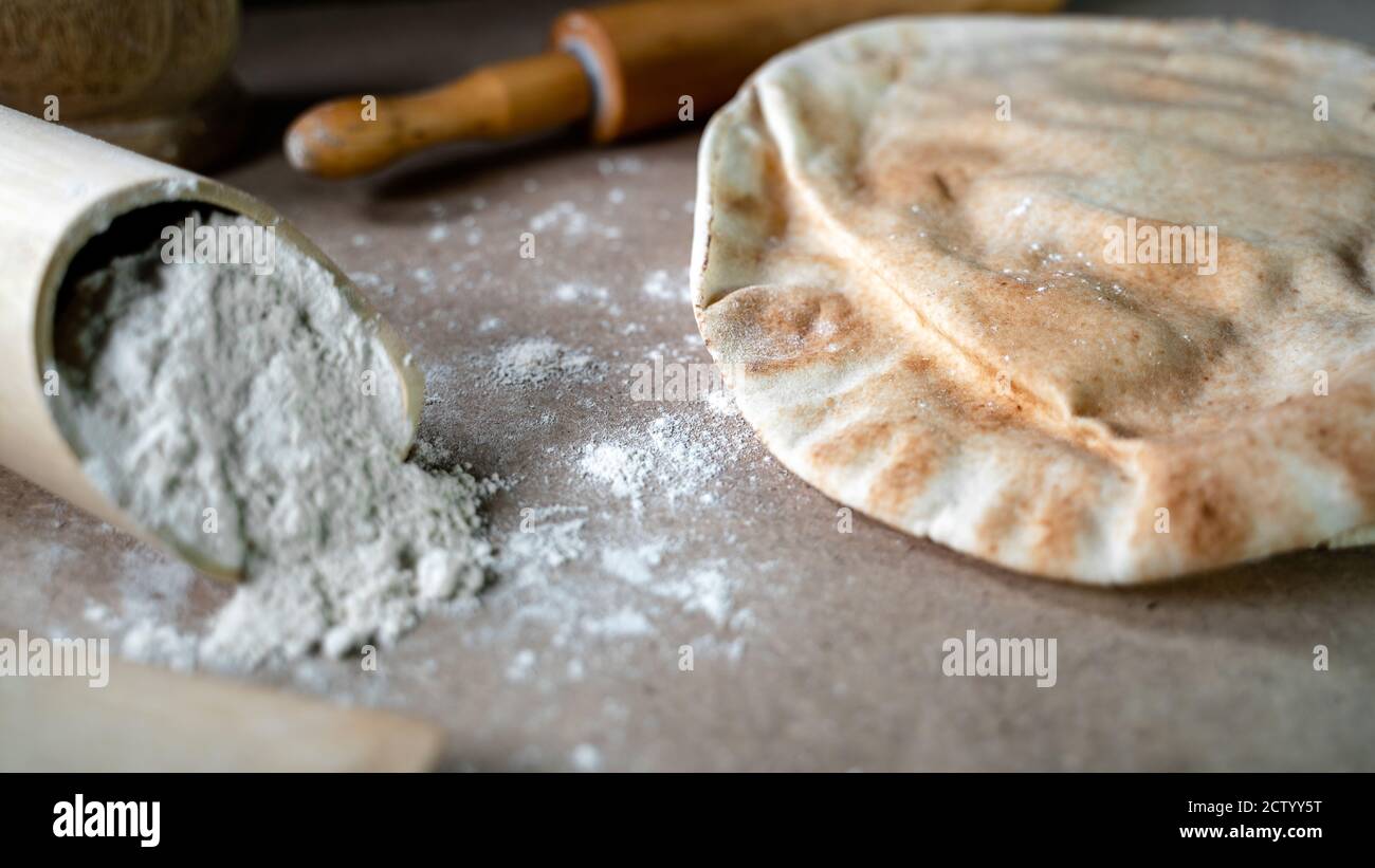 Arabic kuboos hi-res stock photography and images - Alamy