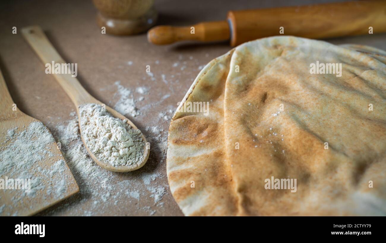 Arabic kuboos hi-res stock photography and images - Alamy