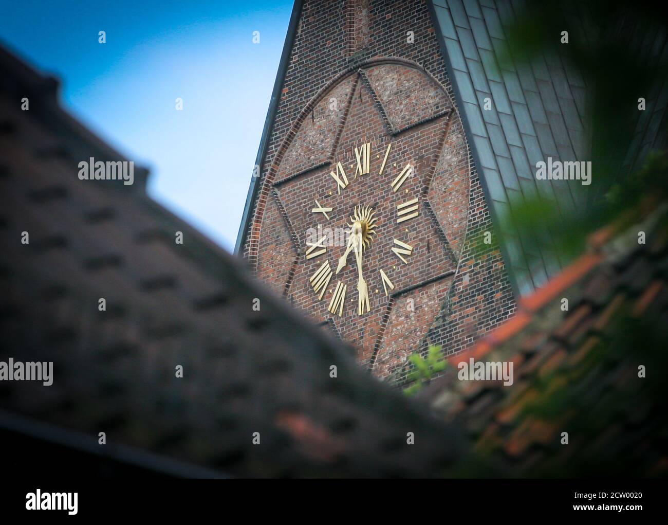 Five clocks hi-res stock photography and images - Alamy