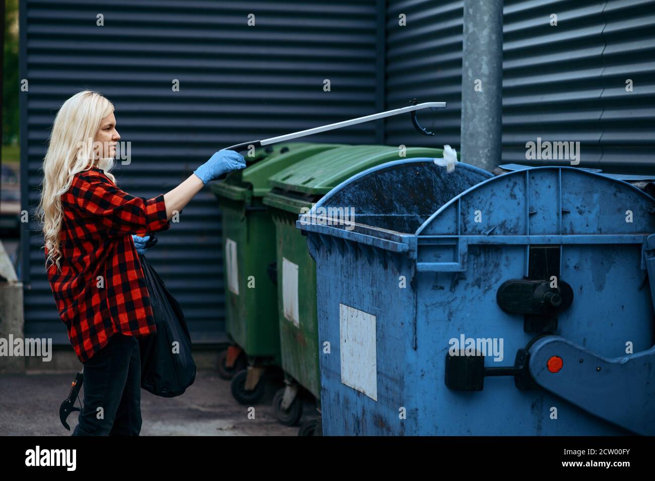 Waste collection plastic recycling volunteer hi-res stock photography ...