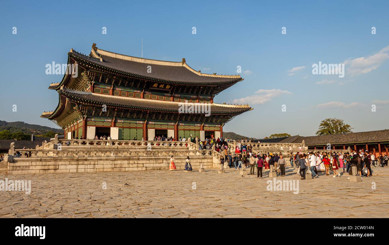 Seoul castle hi-res stock photography and images - Alamy