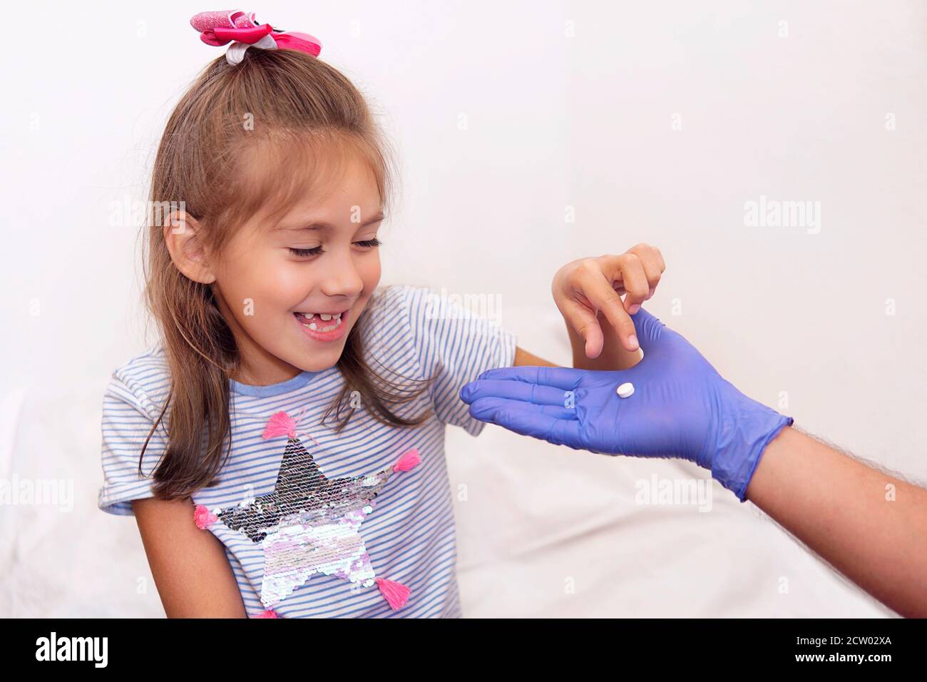 Child pill hi-res stock photography and images - Alamy