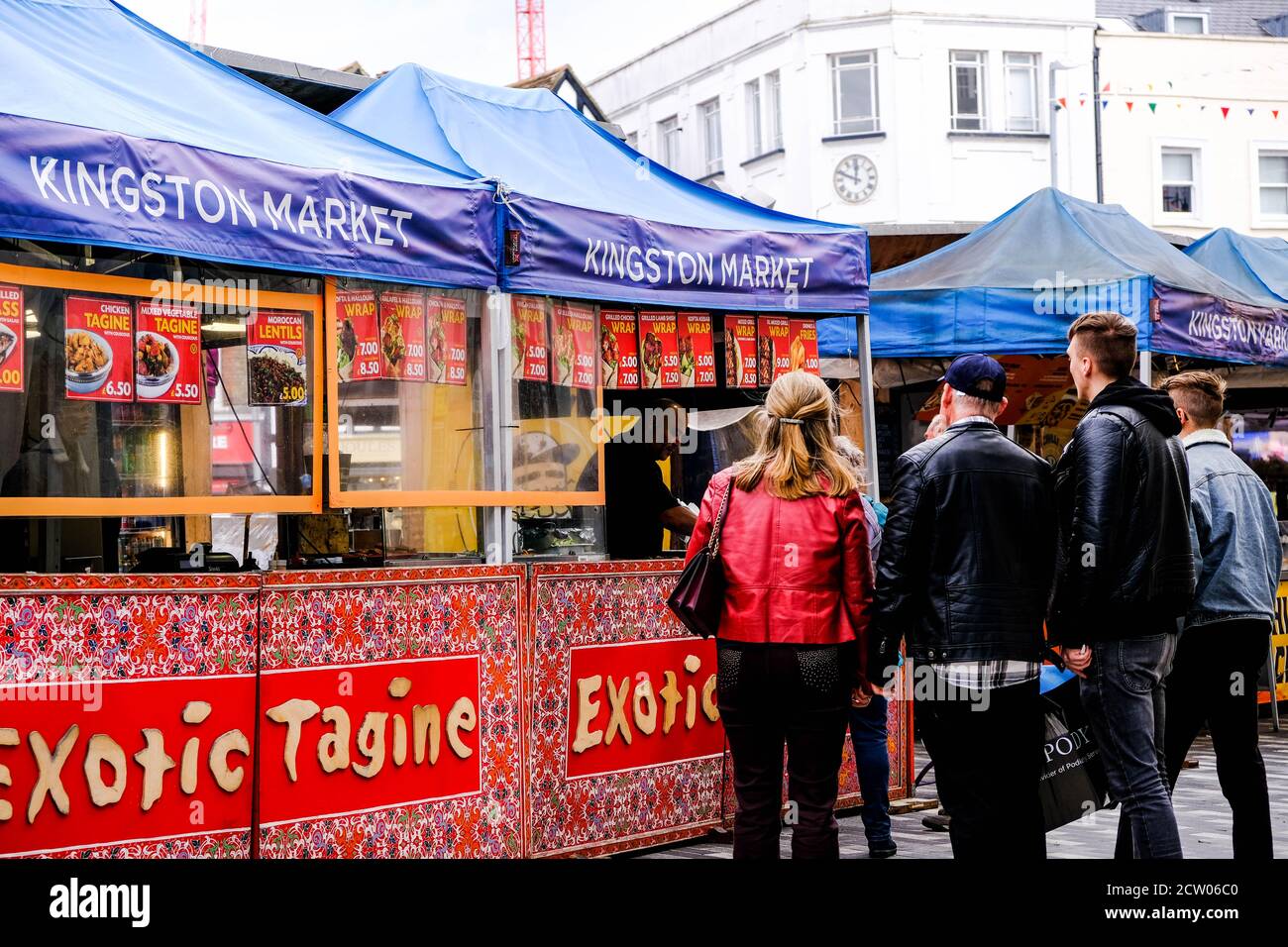 Pop up food stall hi-res stock photography and images - Alamy