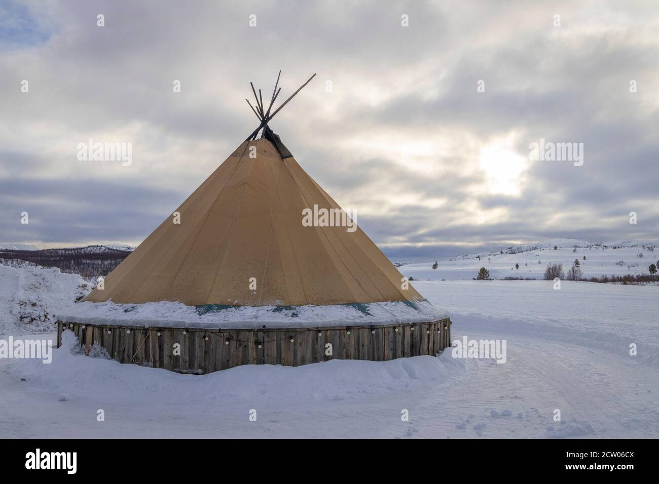 White and blue tipi hi-res stock photography and images - Alamy