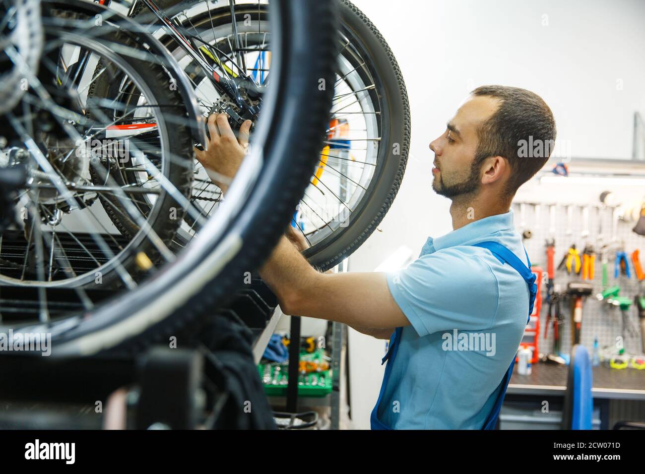 Assembling bike hi-res stock photography and images - Alamy