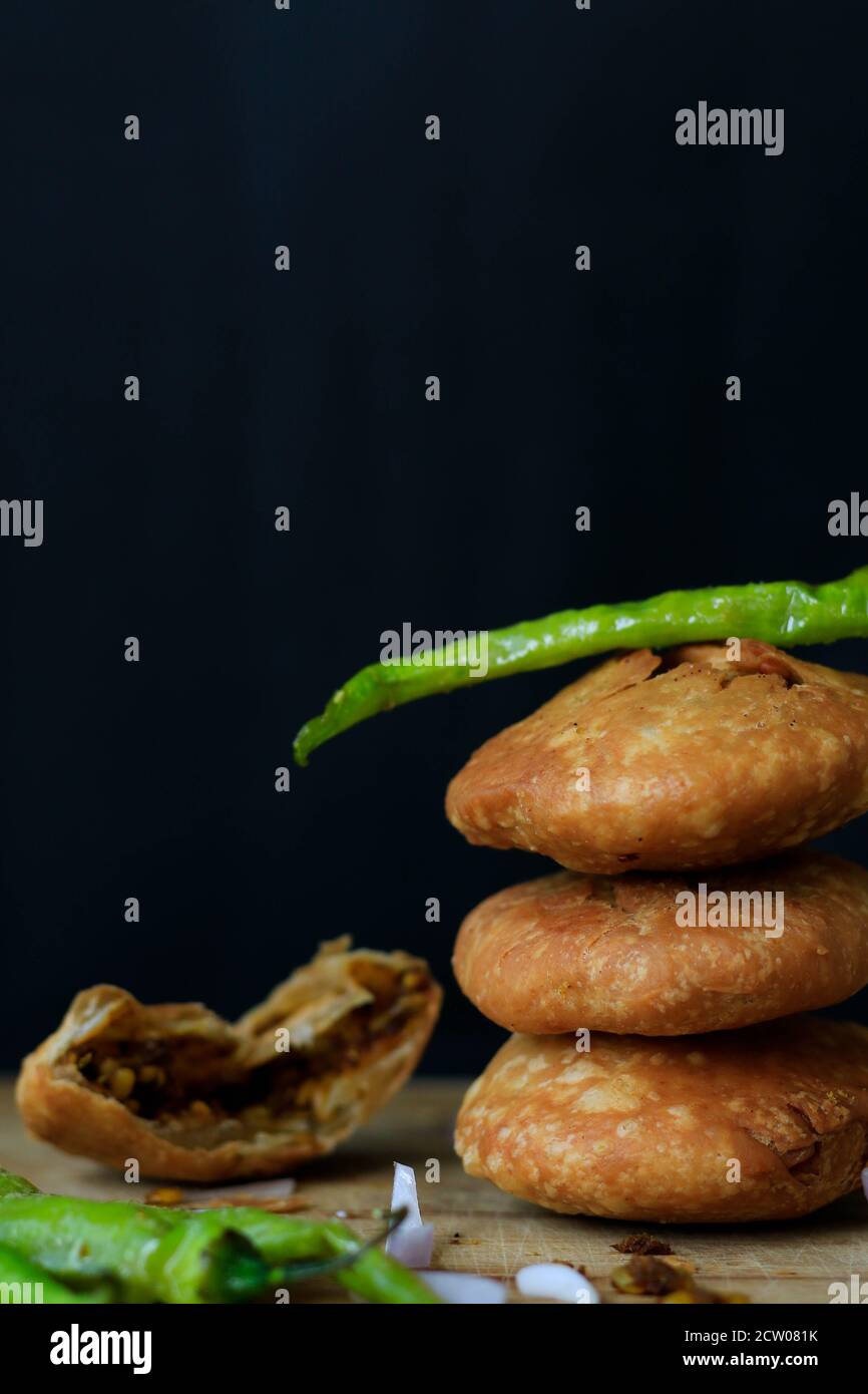 Kachori samosa hi-res stock photography and images - Alamy
