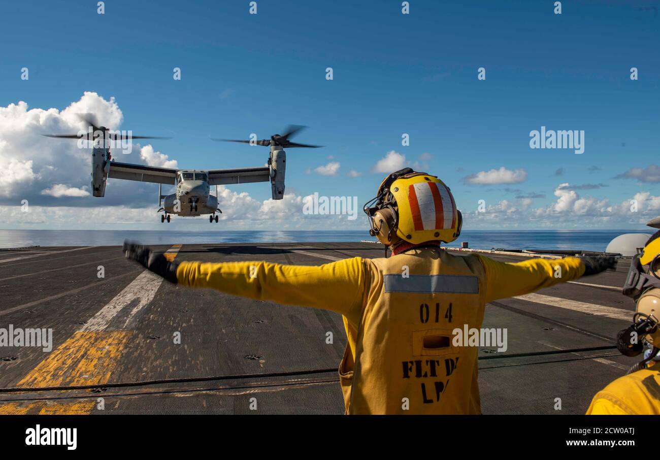 An MV-22 Osprey, assigned to Marine Medium Tiltrotor Squadron (VMM) 262 ...
