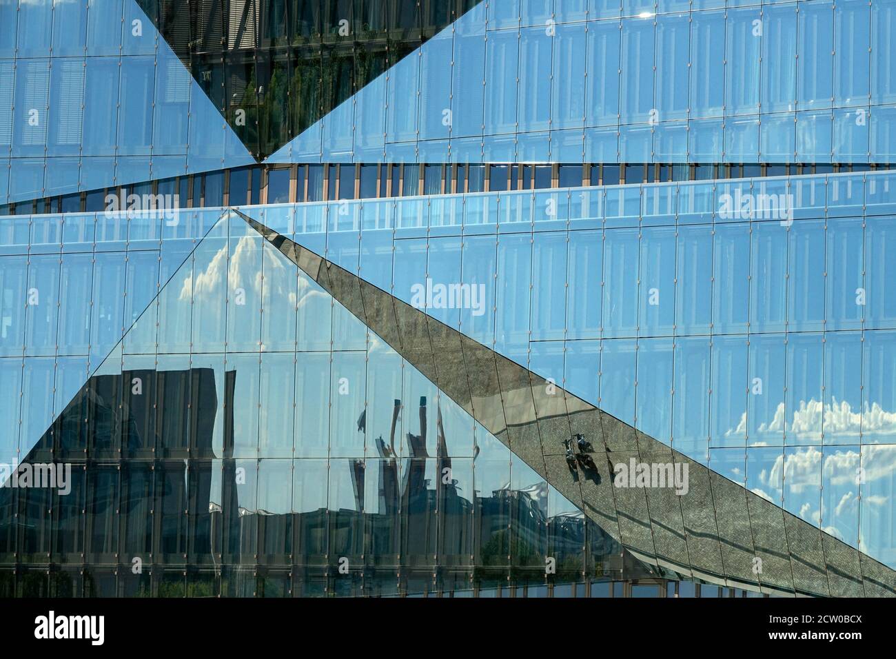 Glass cube architecture hi-res stock photography and images - Alamy