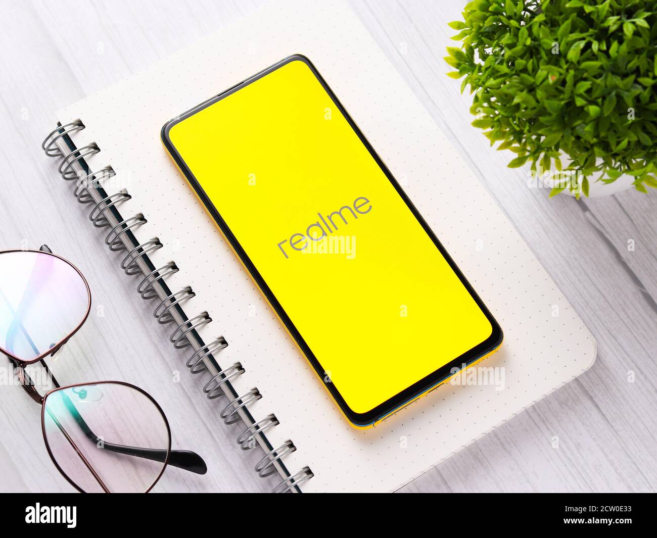 Realme logo hi-res stock photography and images - Alamy