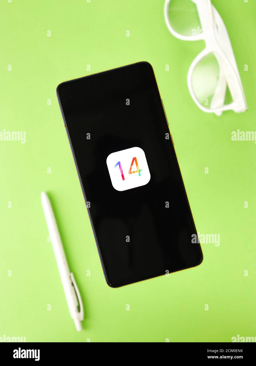 Iphone 14 india hi-res stock photography and images - Alamy