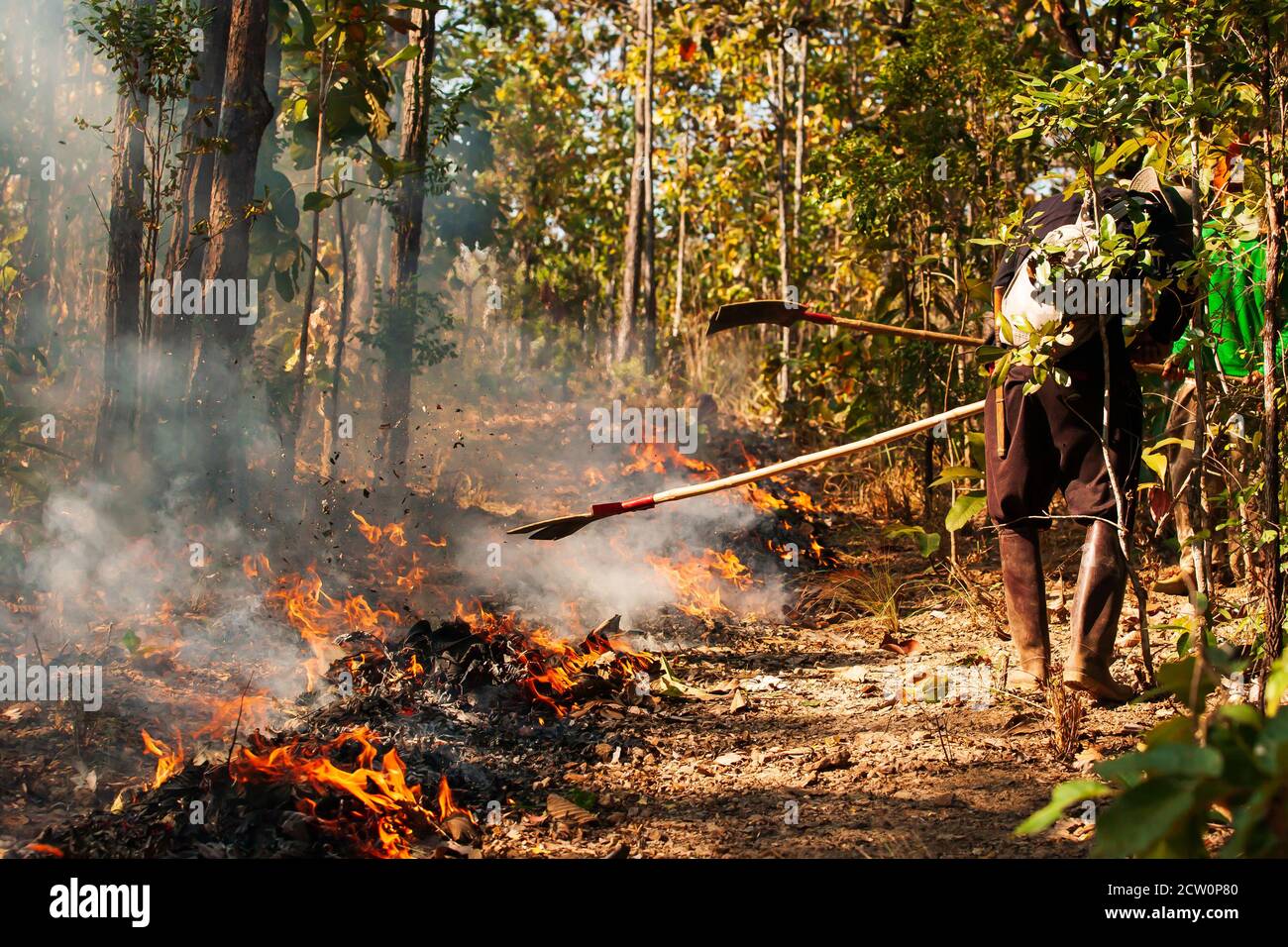 Wildfire fighter hi-res stock photography and images - Alamy