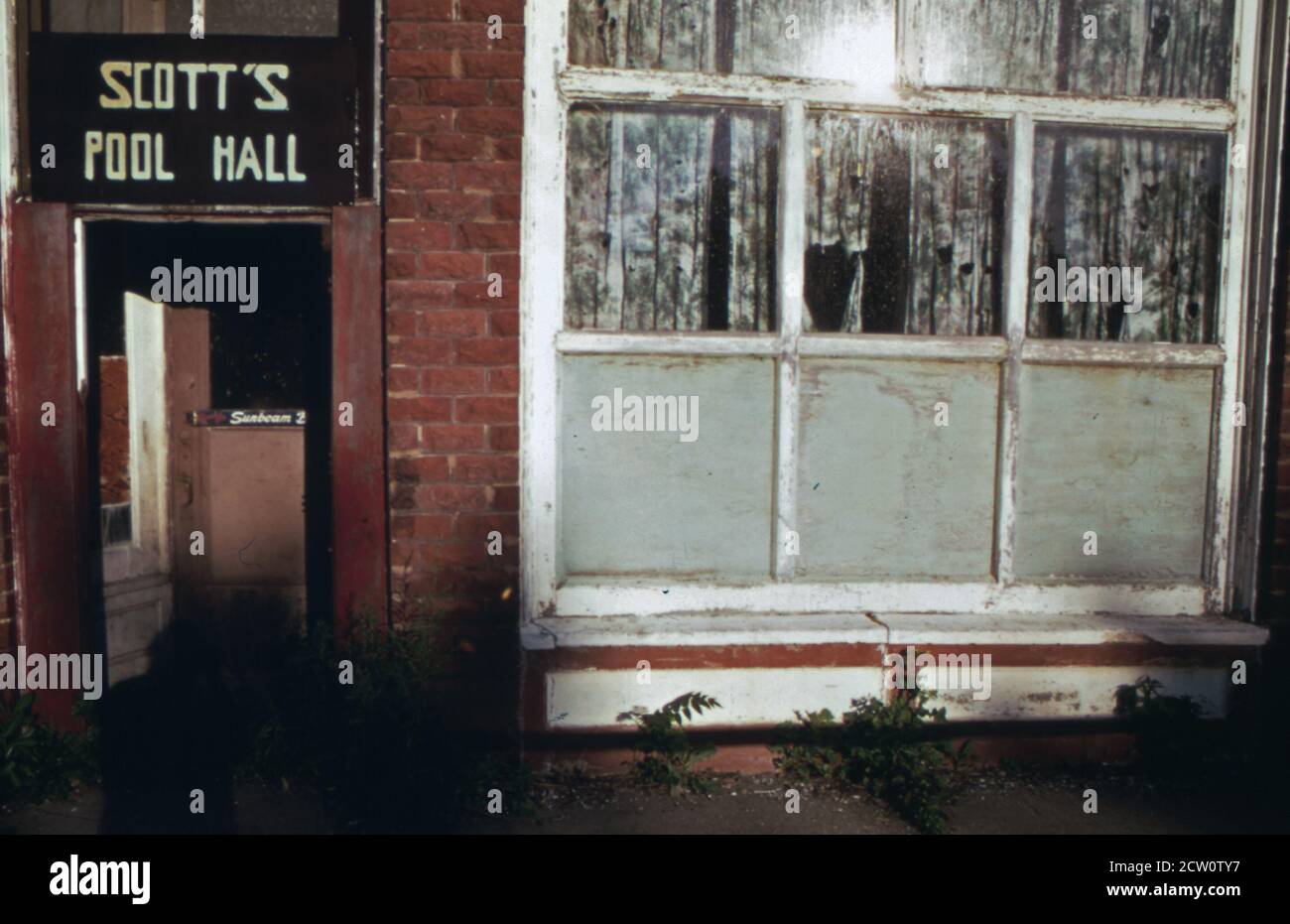 1970s pool hall hi-res stock photography and images - Alamy