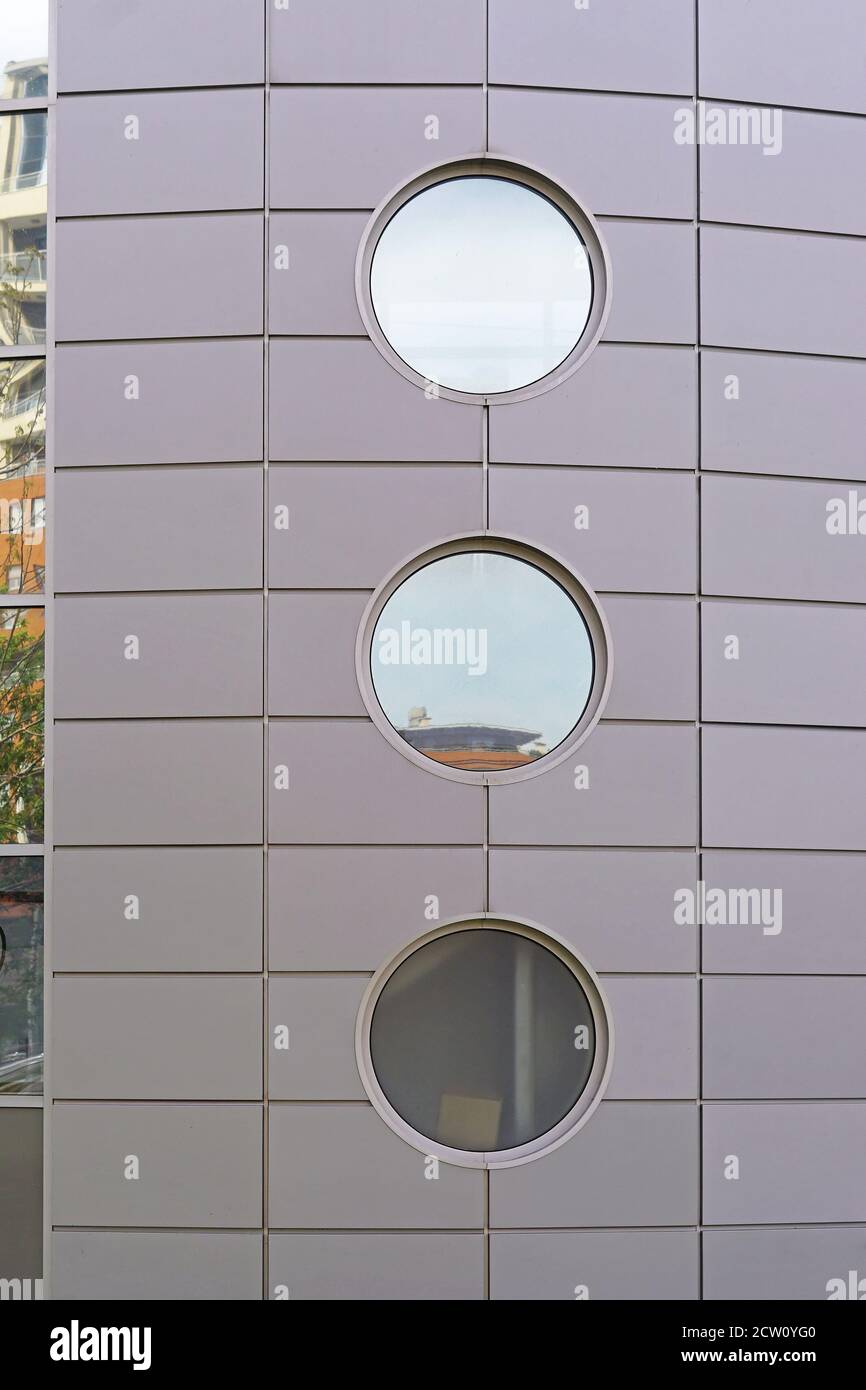 Round windows hi-res stock photography and images - Alamy
