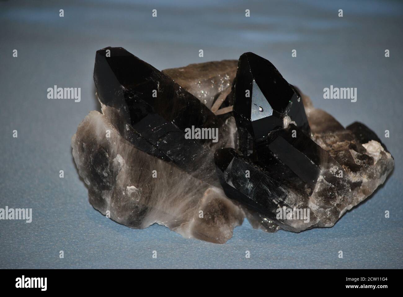Smoky rock crystal hi-res stock photography and images - Alamy