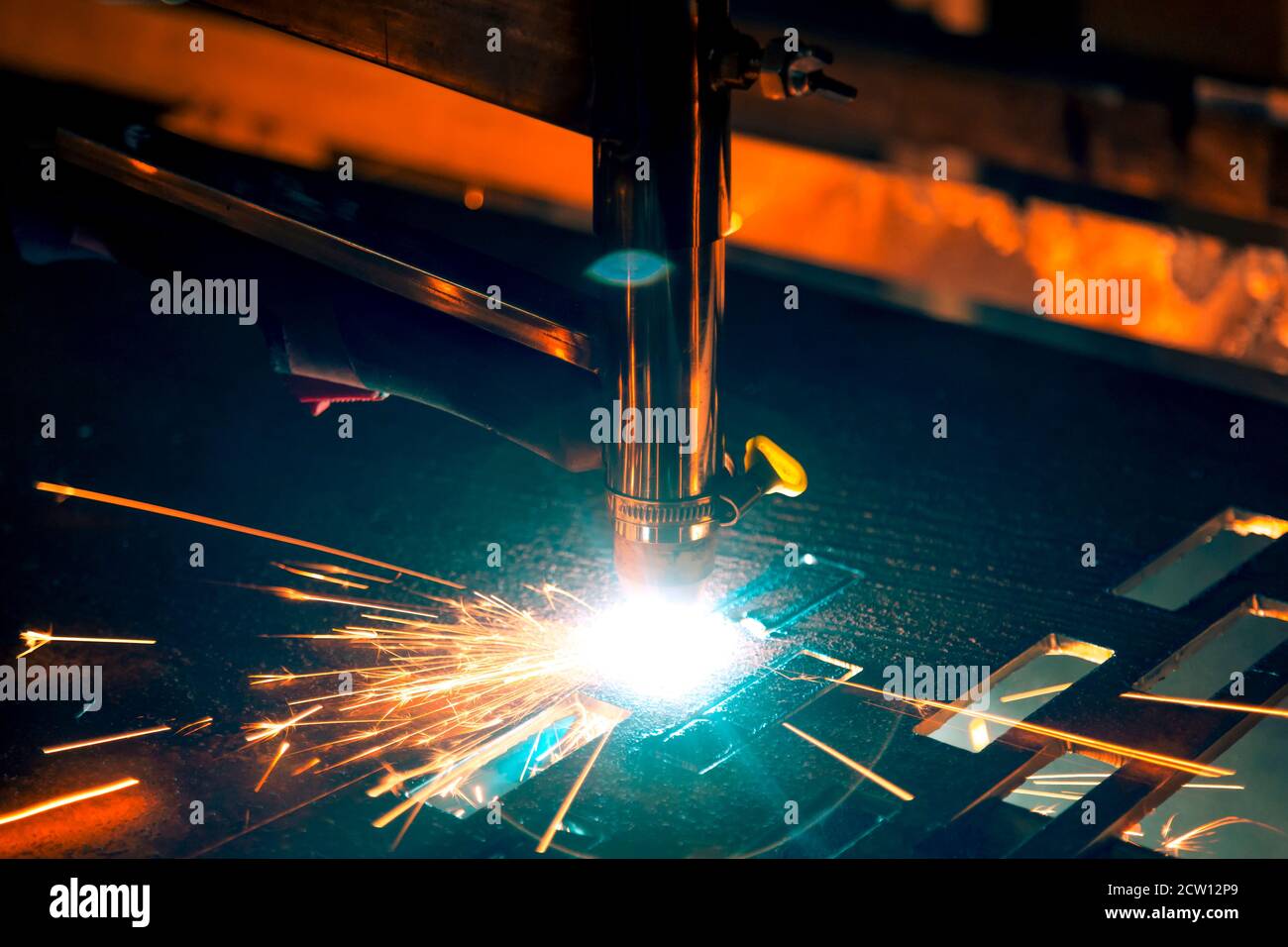 Plasma cutting of steel on a rack Stock Photo - Alamy