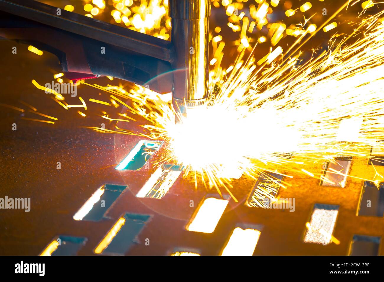 Plasma cutting of steel on a rack Stock Photo - Alamy