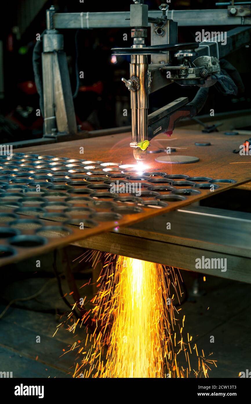 Plasma cutting of steel on a rack Stock Photo - Alamy