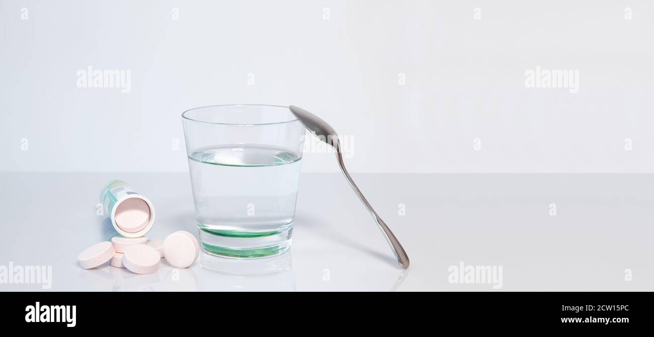 Magnesium tablet water hi-res stock photography and images - Alamy