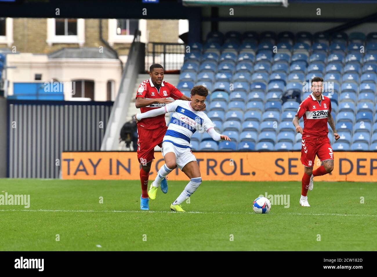 LONDON, ENGLAND. SEPT 26TH 2020 Chuba Akpom of Middlesbrough battles ...