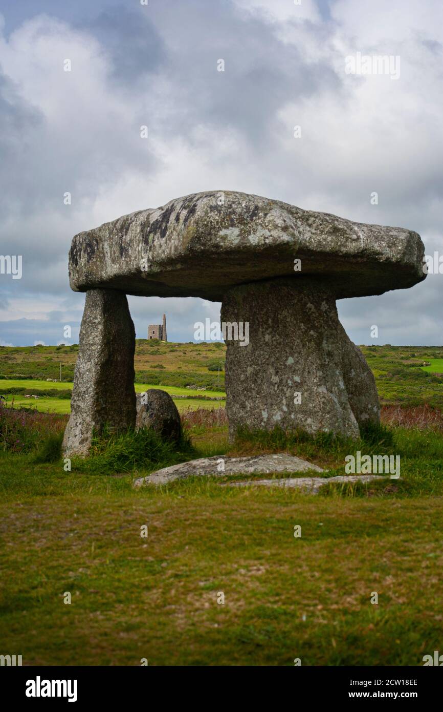 Lanyon Quoit neolithic tomb, Madron, Penzance, Cornwall Stock Photo - Alamy
