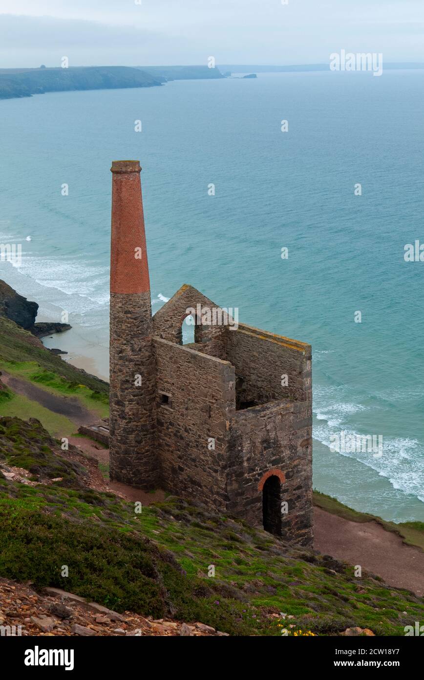 The ruins of Wheal Coates tin mine, St Agnes, Cornwall, England Stock ...
