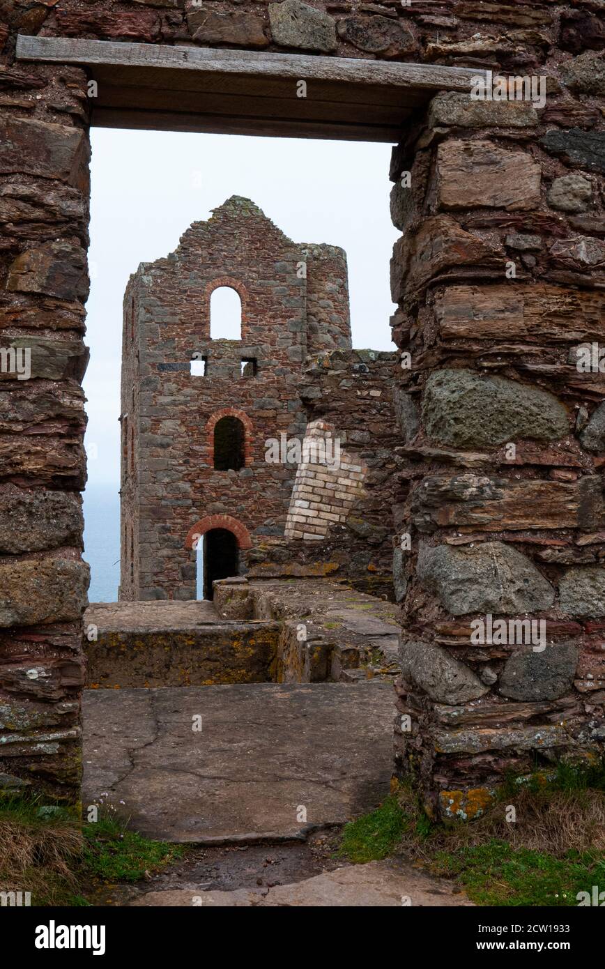 The ruins of Wheal Coates tin mine, St Agnes, Cornwall, England Stock ...