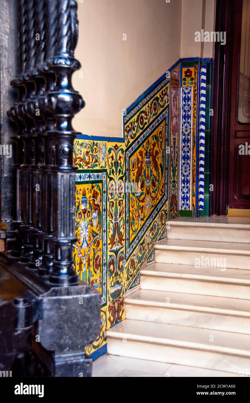 Hand painted earthenware tiles hi-res stock photography and images - Alamy