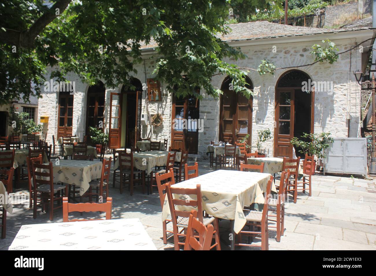 Greece traditional villages hi-res stock photography and images - Alamy