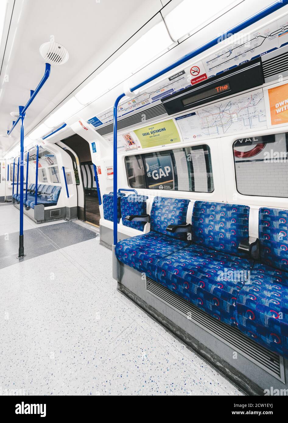 Empty london underground carriage hi-res stock photography and images ...