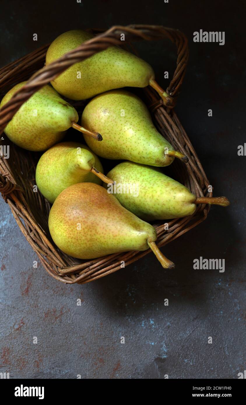 Top view ripe pears hi-res stock photography and images - Alamy