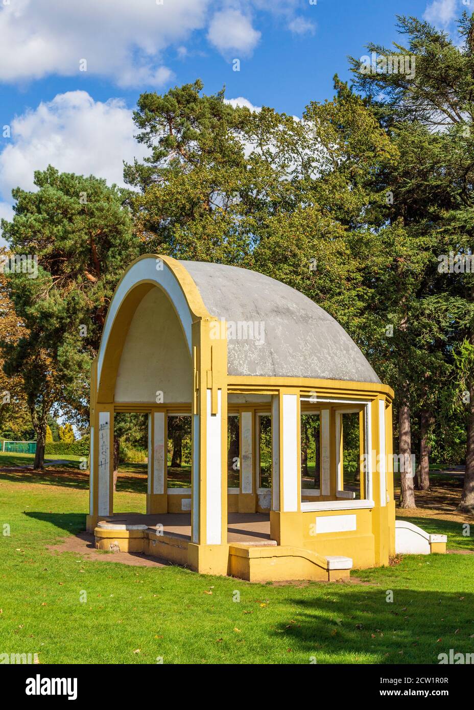 Brinton Park Kidderminster on a sunny but windy day Stock Photo - Alamy