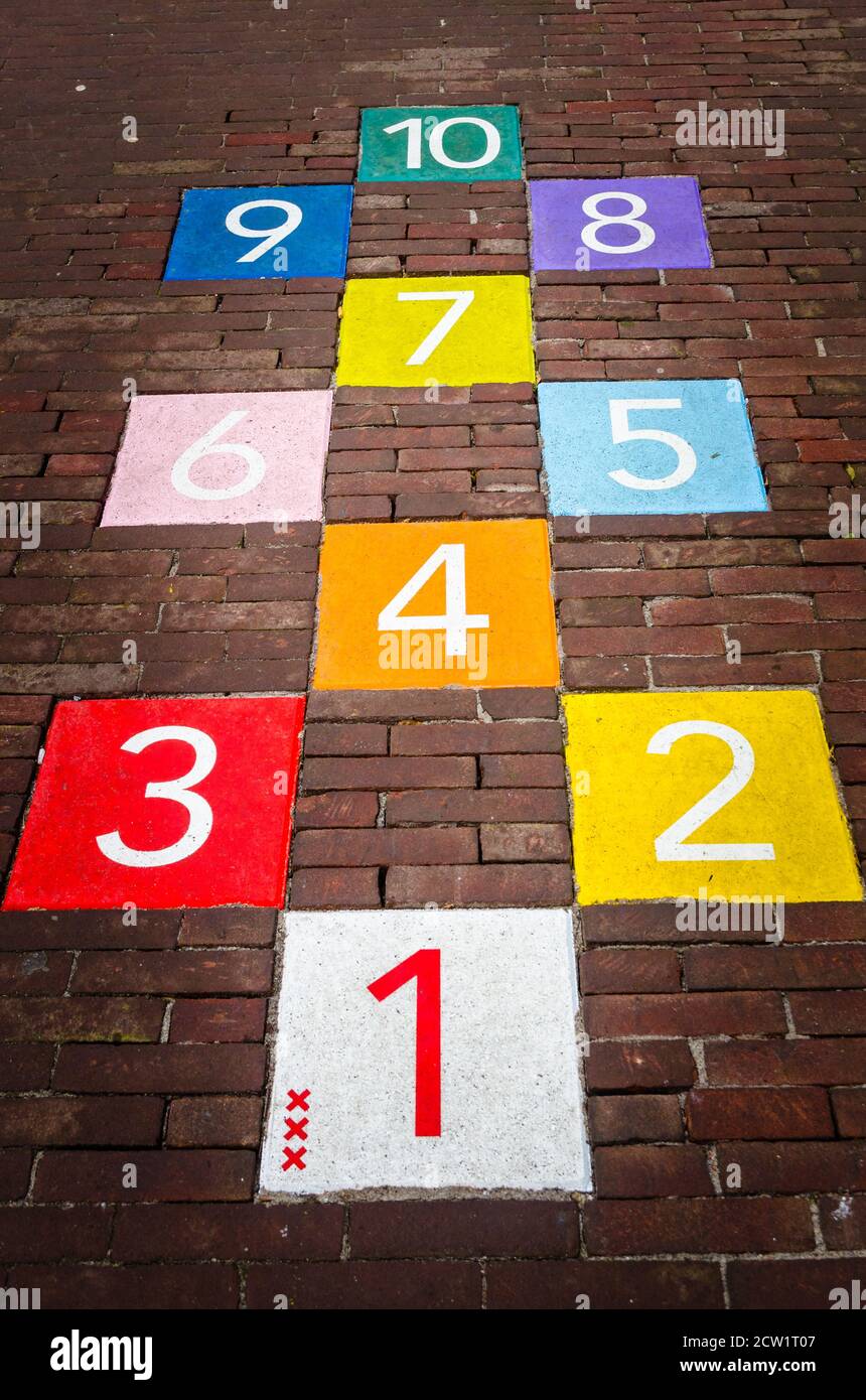 Hop scotch hi-res stock photography and images - Alamy