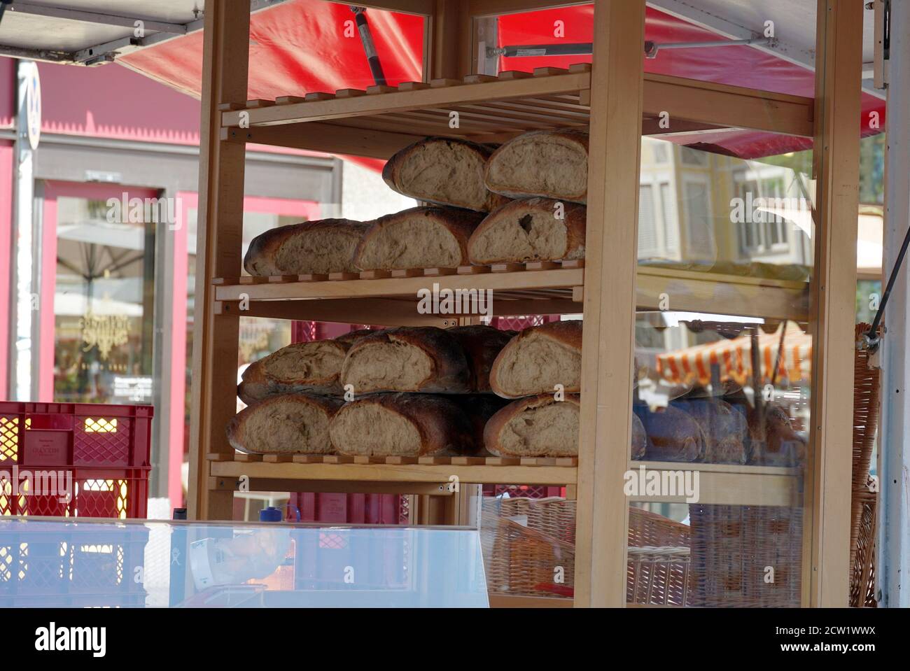 Bakery market stall hi-res stock photography and images - Alamy