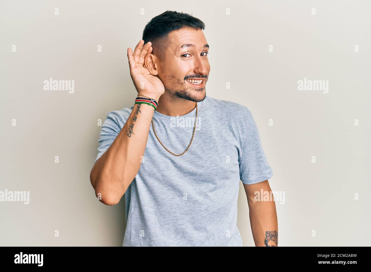 Gossip chain hi-res stock photography and images - Alamy