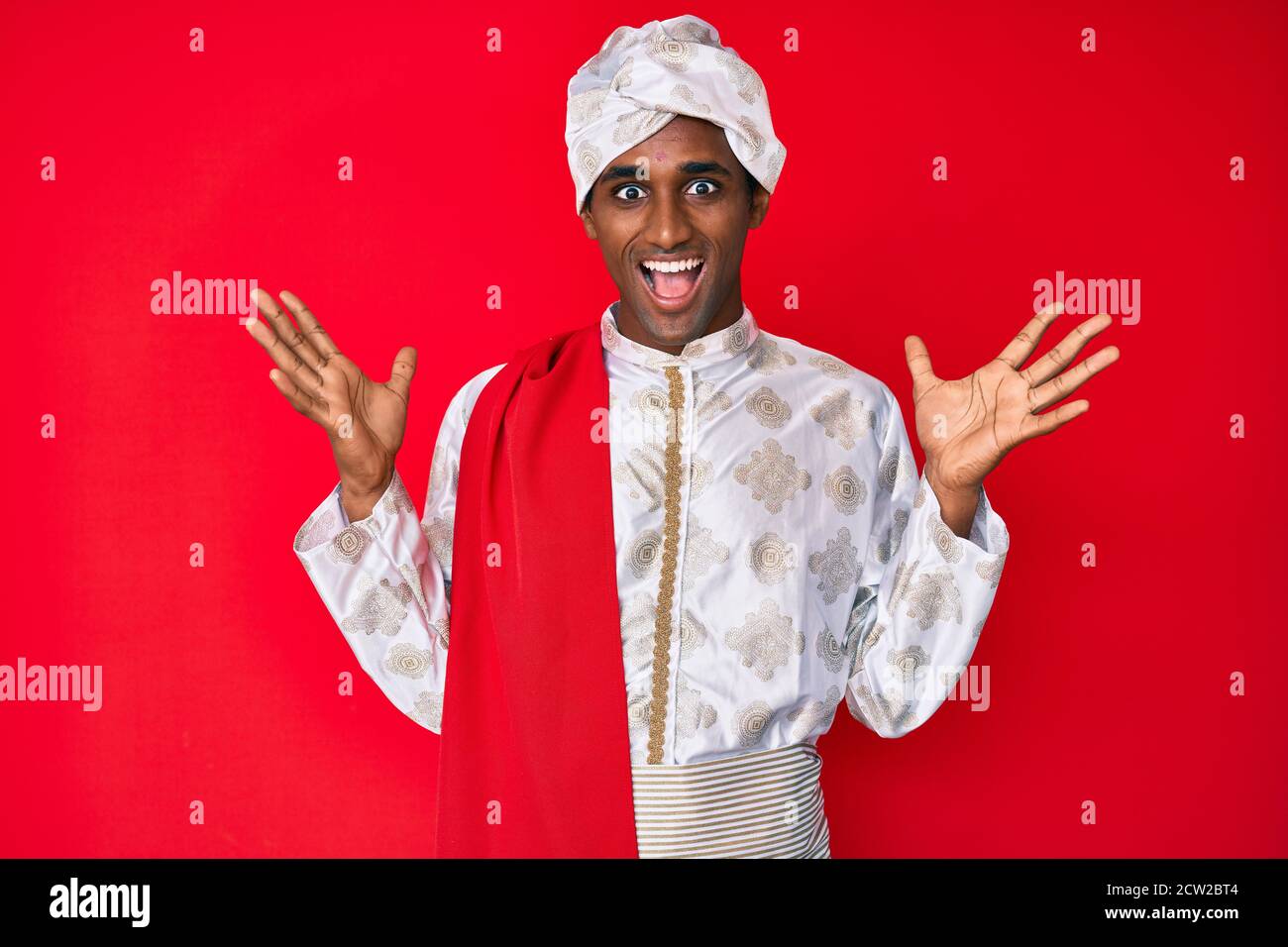 Handsome indian man wearing tradition sherwani saree clothes ...