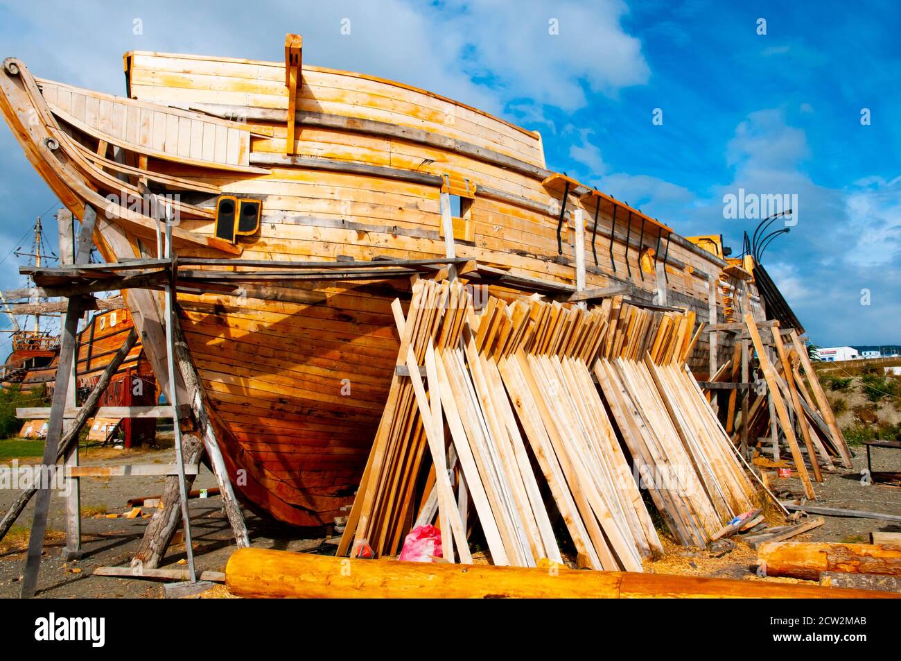 Wooden ship construction hi-res stock photography and images - Alamy