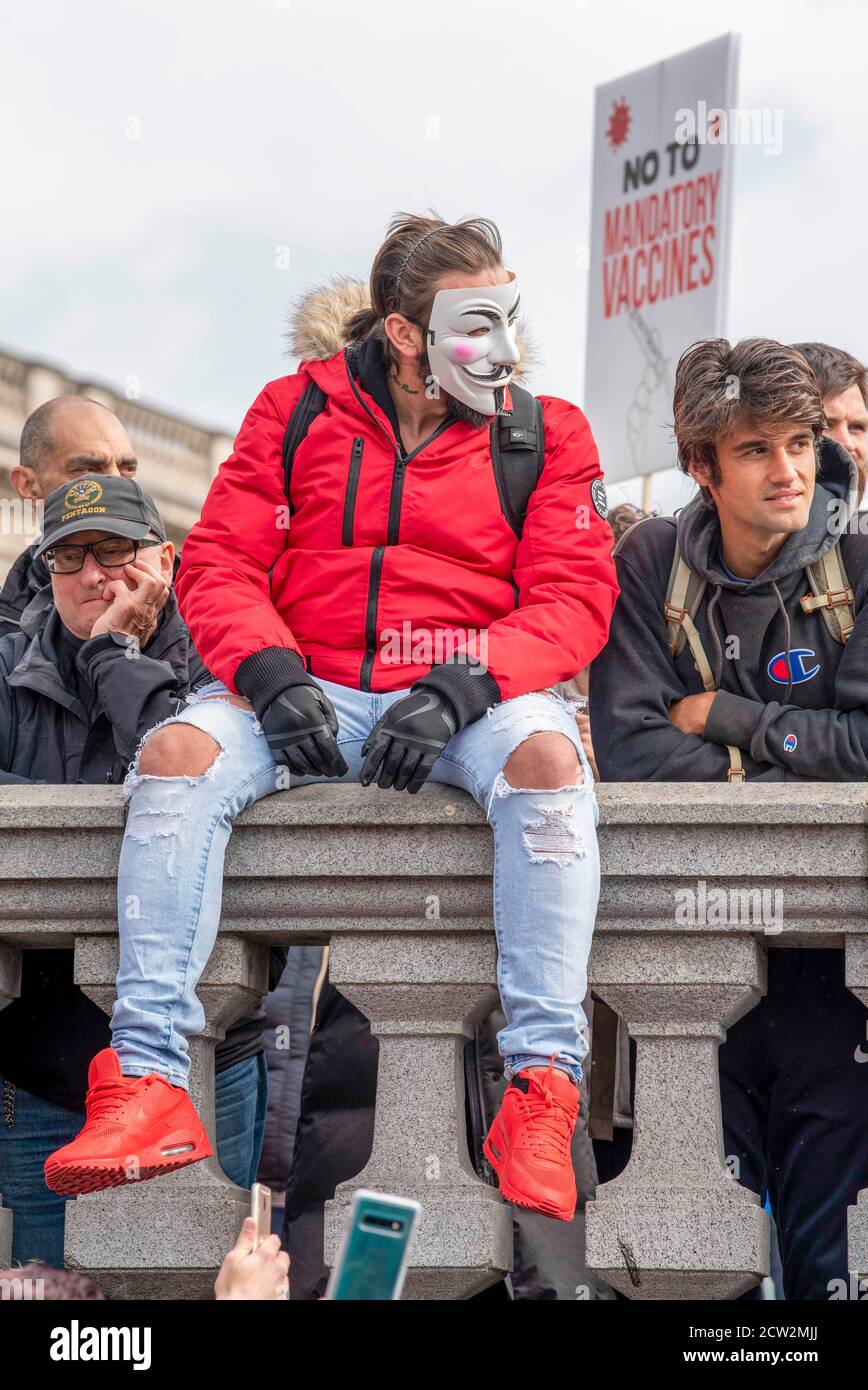 Anonymous mask protests hi-res stock photography and images - Alamy
