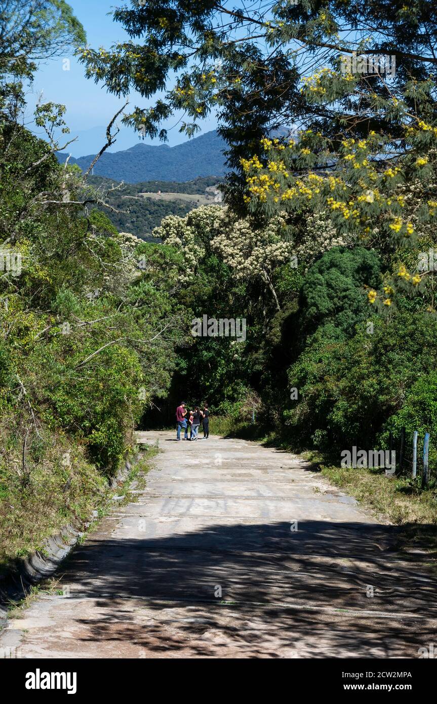 Downhill curve hi-res stock photography and images - Alamy