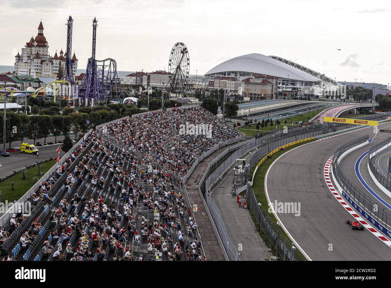 Motorsport crowd hi-res stock photography and images - Alamy