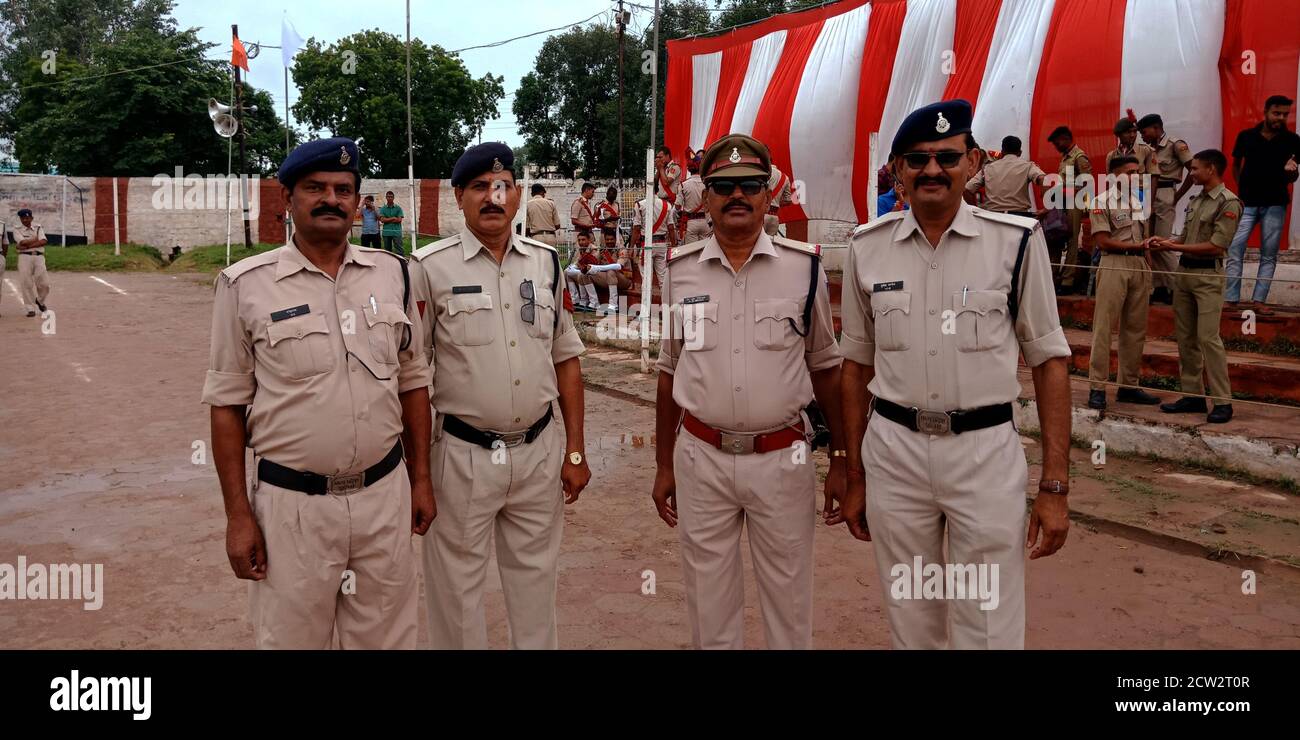 Indian police man officer standing hi-res stock photography and images ...