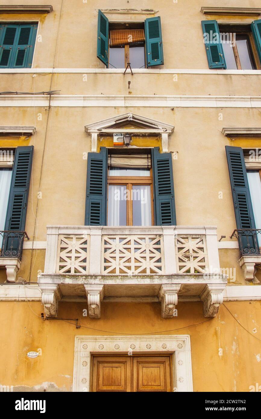 Italy modern architecture details hi-res stock photography and images ...